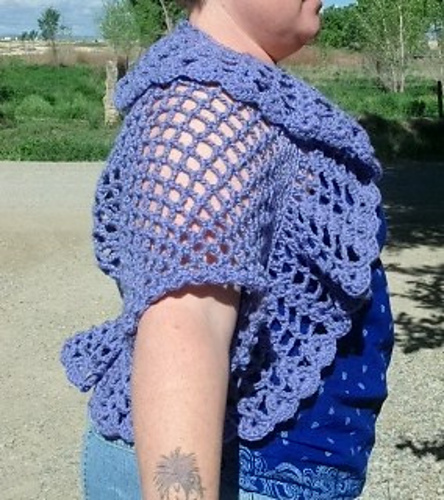 Ravelry: Romantic Plus Size Shrug pattern by Copper Llama Studio
