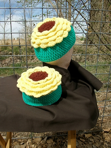 Ravelry: Sunflower Girls Hat pattern by Copper Llama Studio