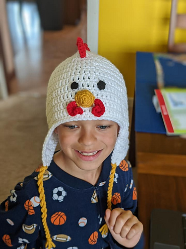Ravelry: Chicken Hen Hat pattern by Corinna Varilek