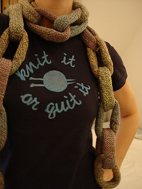 Ravelry: Benetton-inspired Chain Link Scarf pattern by Cougardiva