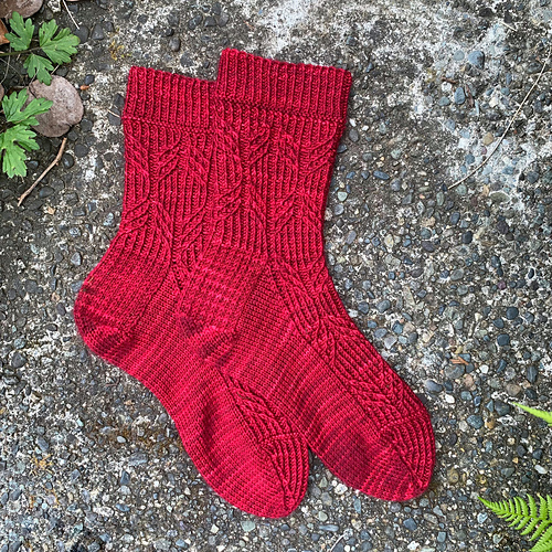 Ravelry: Traces in the Sand Socks pattern by Lisa Hannes