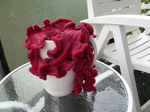 Ravelry: Barb's Koigu Ruffle pattern by Kit Hutchin