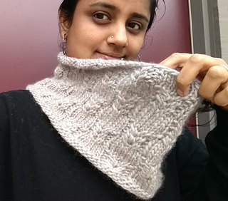 Ravelry: Vine Rose Cowl (formerly Mithras) pattern by Kavitha Raman