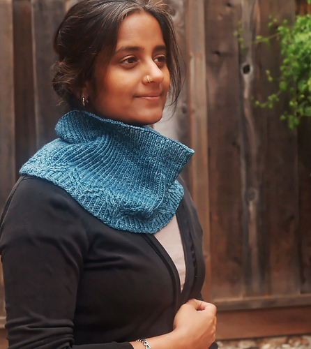 Ravelry: Kiran Cowl pattern by Kavitha Raman