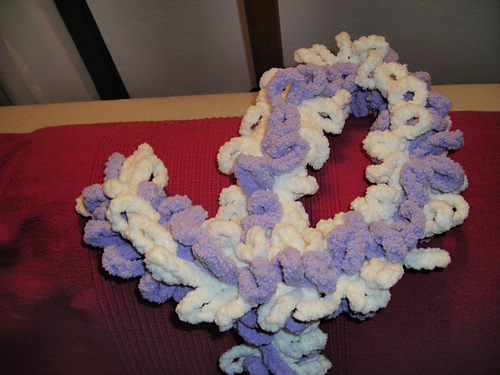 Ravelry: Girl's Hat & Boa Scarf Set pattern by Lion Brand Yarn