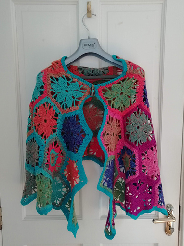 Ravelry: Red River Shawl pattern by Carmen Heffernan
