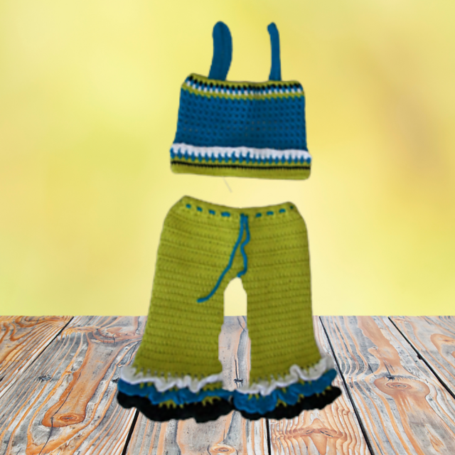 Ravelry: Girls ruffled pants, #78 pattern by DWC