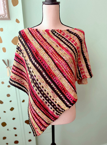 Ravelry: Lights, Camera, Fashion! pattern by Chic and Regal Knits