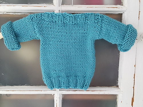 Ravelry: Easy Newborn Sweater pattern by Crafty Stuff Baby Knits