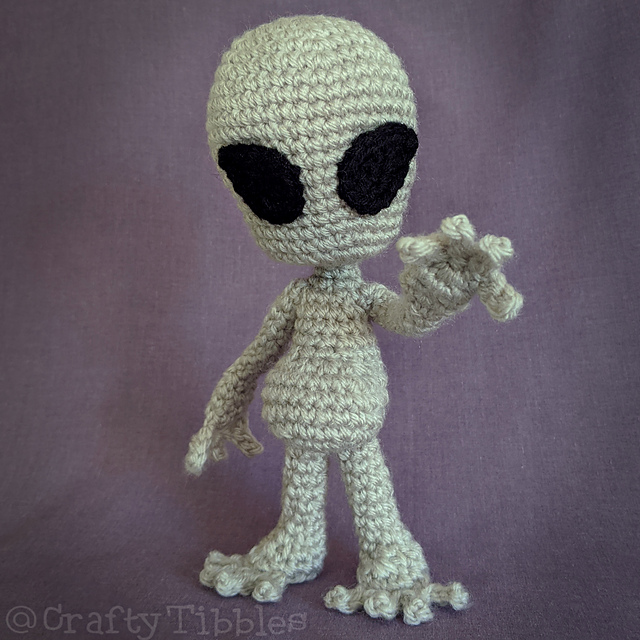 Ravelry: Aliens: Roswell Grey, Little Green Man pattern by CraftyTibbles