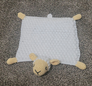 Ravelry: craftytinwhistler's Ollie the Lamb, lovey-size blanket
