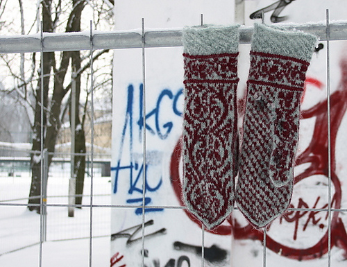 Ravelry: Irish Vine Mittens pattern by Natalia Moreva