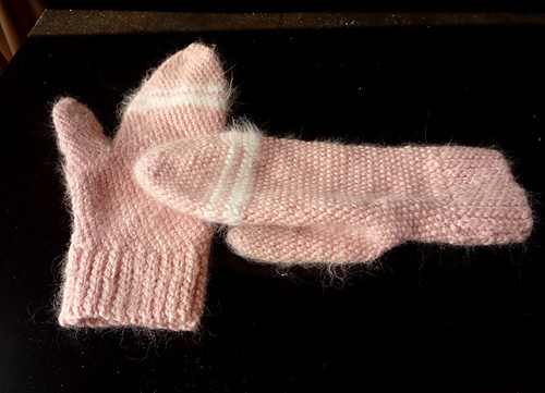 Ravelry: Simple Slip Stitch Mittens pattern by Lynn Sibley