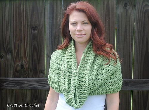 Ravelry: Zola Bulky Stacked Shell Cowl/Shrug pattern by Lorene Haythorn ...