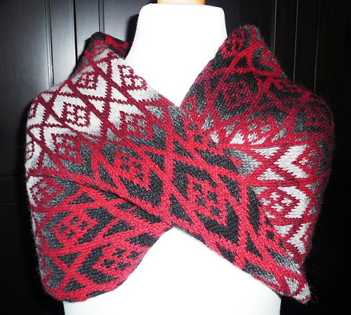 Ravelry: Kauni meets Kauni Cowl pattern by Marion Bulin