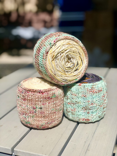 Ravelry: Yarn Cozy Lite (Knit) pattern by Knitty Natty