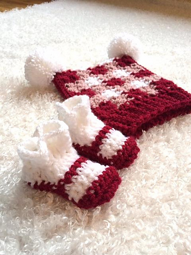 Ravelry: Gingham Noggin and Toes Set pattern by Sheila Zachariae