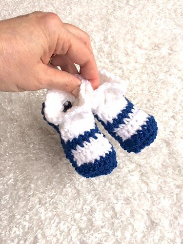 Ravelry: Gingham Noggin and Toes Set pattern by Sheila Zachariae