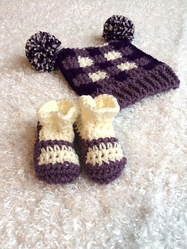 Ravelry: Gingham Noggin and Toes Set pattern by Sheila Zachariae