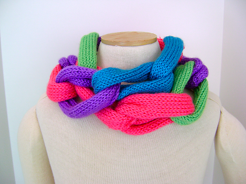 Ravelry: Chain Link Scarf pattern by Sheila Zachariae