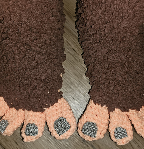 Ravelry: Bigfoot Slippers pattern by Sharon E. Santorum
