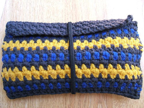 Ravelry: Skink Clutch pattern by Cristy Rowley