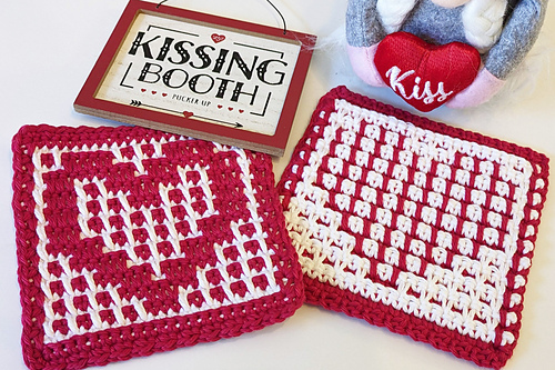 Ravelry: Heart Mosaic Hot Pads pattern by Susan Lowman