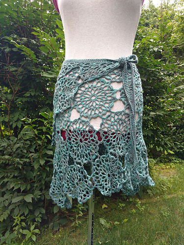 Ravelry: Floating Wrap pattern by Robyn Chachula