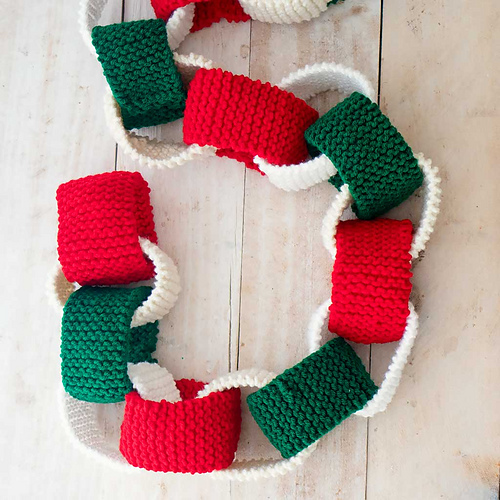 Ravelry: Easy Chain Garland pattern by Gina Michele
