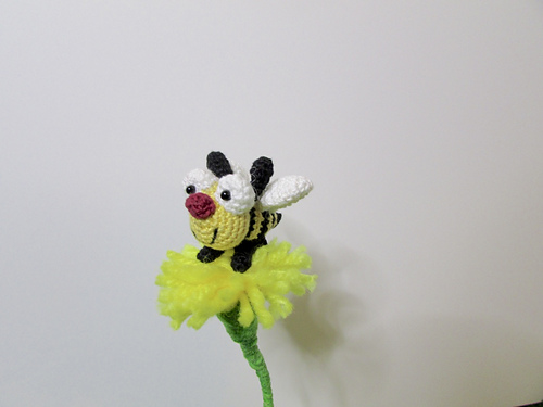 Ravelry: Microcosmos: Bee pattern by Amination