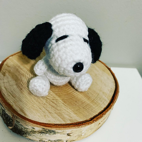 Ravelry: Snoopy keychain pattern by Crochet & Résine par Maria
