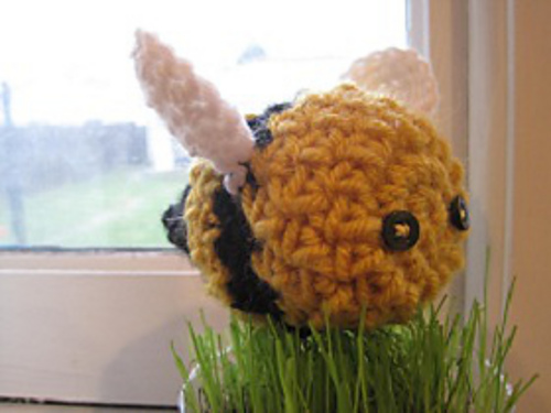 Ravelry: Baby Bumblebee pattern by Erin Burger