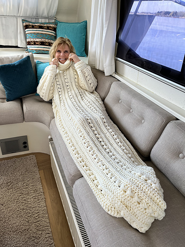 Ravelry: COZY COUCH SWEATER pattern by CroJennifer