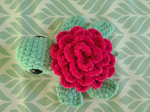 Ravelry: Rose Turtle pattern by Tidzhen Gyuldzhu