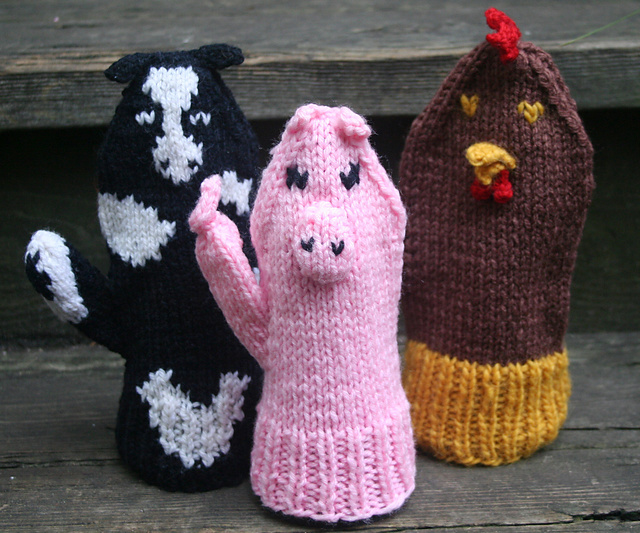 Ravelry: Farmyard mitts I pattern by Carol Tomany