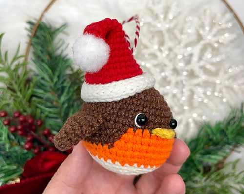 Ravelry: Robin Ornament pattern by Cuddly Stitches Craft