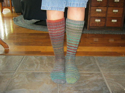 Ravelry: Bagpuss stripey socks pattern by Nikki Swift