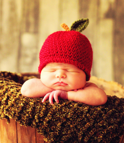 Ravelry: An Apple A Day Hat Beanie pattern by Jocelyn Sass