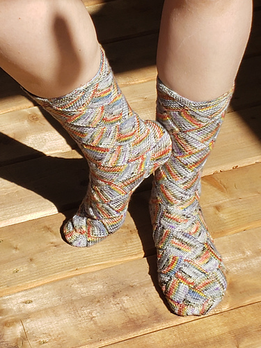 Ravelry: Royal Entrelac socks pattern by Baiba Jautaiķe