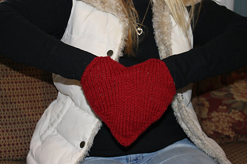 Ravelry: Smitten - Hand Holding Mitten pattern by Emma Chylinski