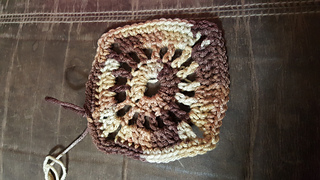 Ravelry: Wagon Wheel Square pattern by Designs by Jami