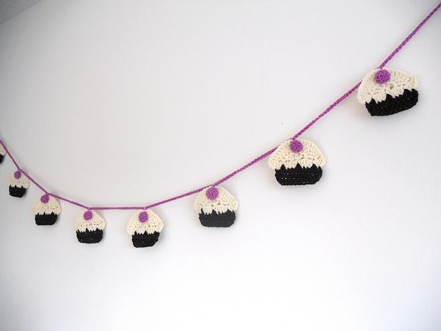 Ravelry: Cupcake Garland pattern by Twinkie Chan