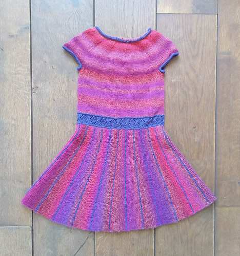 Ravelry: s23-2 Twirly Girlie pattern by DROPS design
