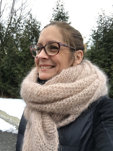 Ravelry: Gwen Madi pattern by Isabelle Racette