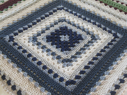 Ravelry: Giant granny square afghan pattern by Daria Nassiboulina