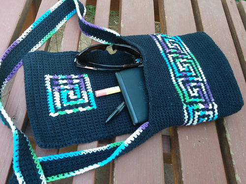 Ravelry: Greek Key Messenger Bag pattern by Wonder and Buttons