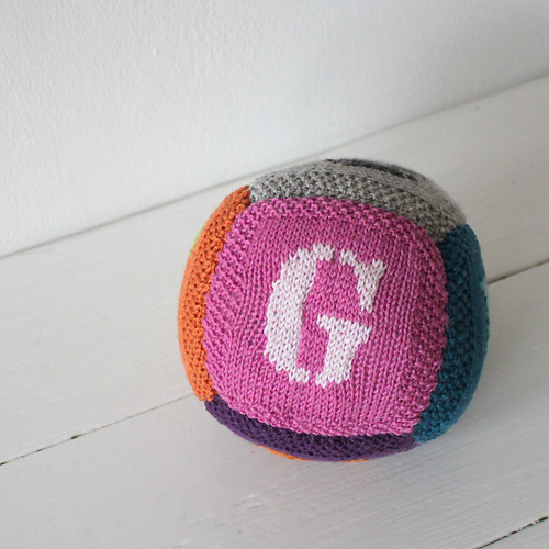 Ravelry: Alphabet Baby Blocks pattern by Erssie