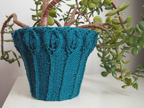 Ravelry: Plant Pot Cosy pattern by Dayana Knits