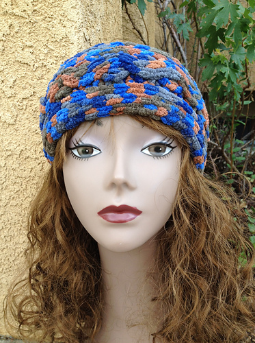 Ravelry: Woodacre Ear Wrap pattern by Dayna Scoles
