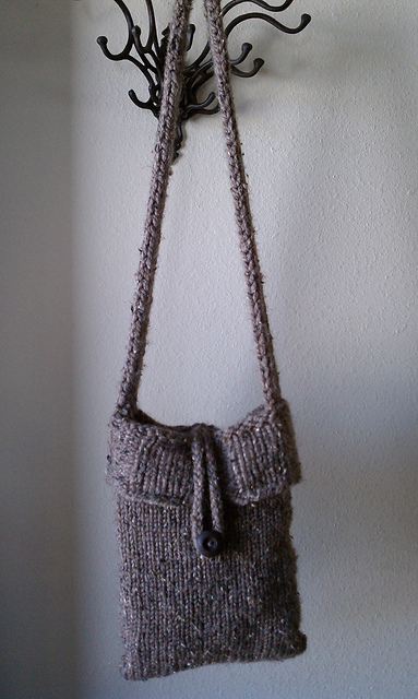 Ravelry: Bucket Bag pattern by Dayna Scoles